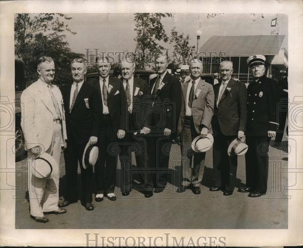 1933 Press Photo Chiocago World's Fair Fire chiefs SR Allen, JJ Toosey ...
