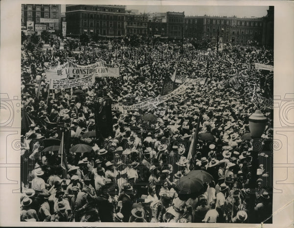1936 Mexico City labor parade against National Revolutionary Party ...