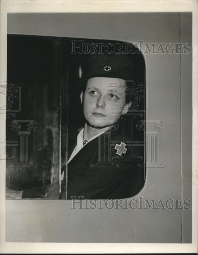 1950 Press Photo Miss Marie Stanton in Red Cross Vehicle - Historic Images