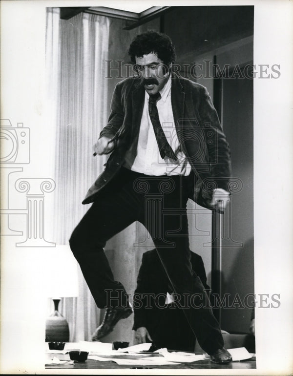 1970 Elliott Gould in Getting Straight - ney10913 - Historic Images