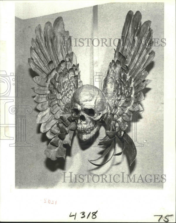 1981 Press Photo Mardi Gras Mask By Joe Barth at Galerie de Ville ...