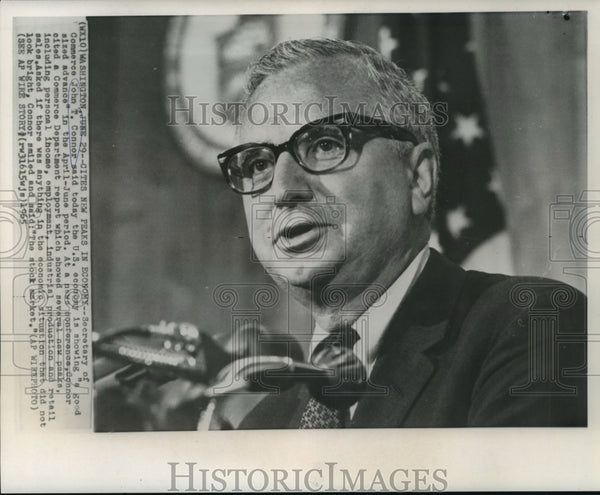 1965 Press Photo Secretary John T. Connor speaks to newsmen about U.S ...