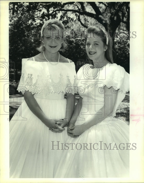 1993 Ashley Dorsey and Whitney Wootan - noa93758 - Historic Images