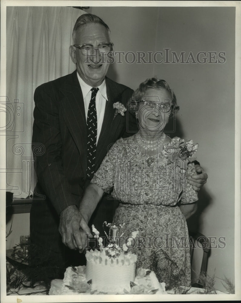 Press Photo Mr. and Mrs. George J. Esler celebrate 50th wedding annive ...