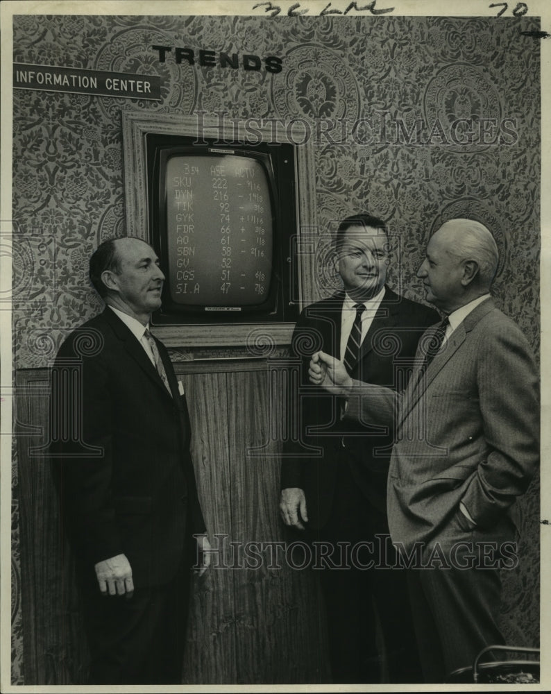 1967 Press Photo Merrill Lynch, Pierce, Fenner and Smith, Inc. new off ...
