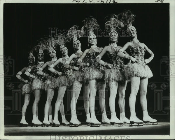 1968 Press Photo Glamour-Icers On Parade, Holiday On Ice - nob04915 ...