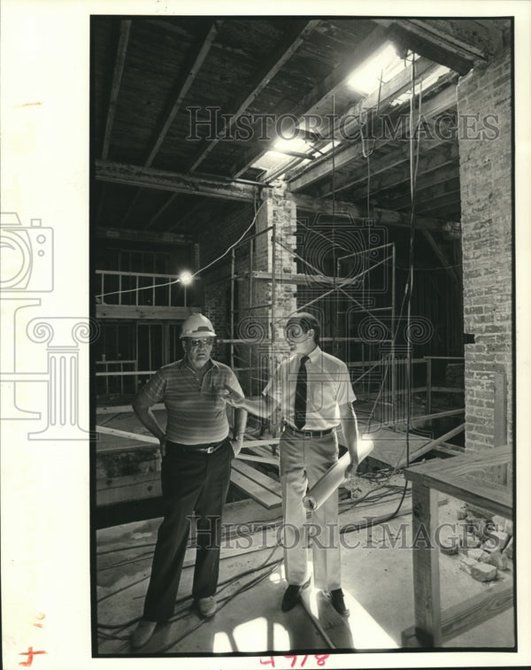 1987 Press Photo Thomas Finnegan,III & another look over warehouse ren ...