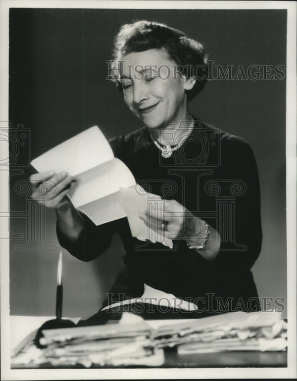 1954 Press Photo Doctor Rose Franzblau reads a letter - nob12083 ...