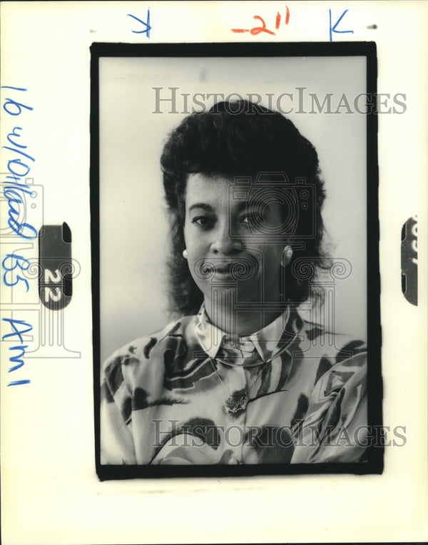 1988 Press Photo Gayla Goode, Top Graduate at Dillard University, New ...