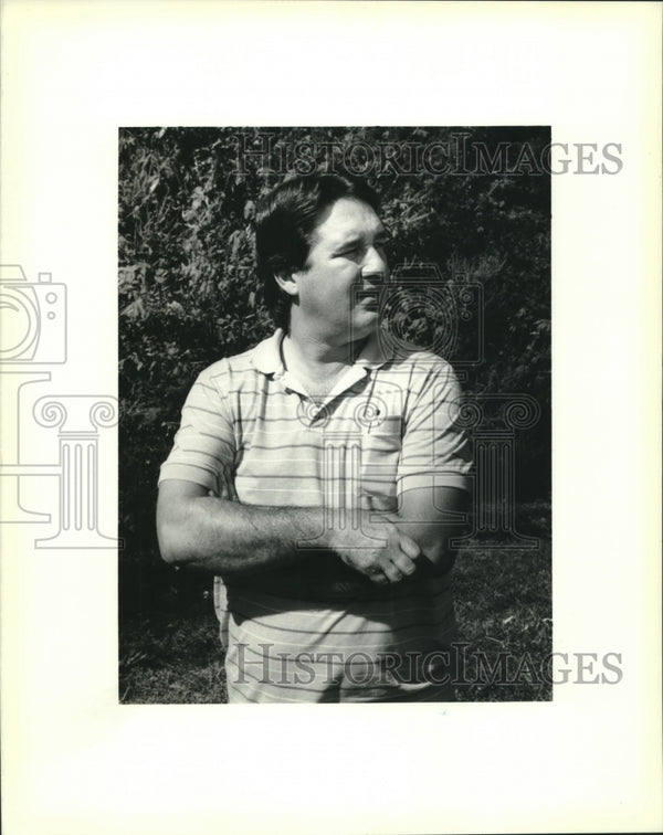 1989 Press Photo Mike Fleming looks toward playground with dumped toxi ...