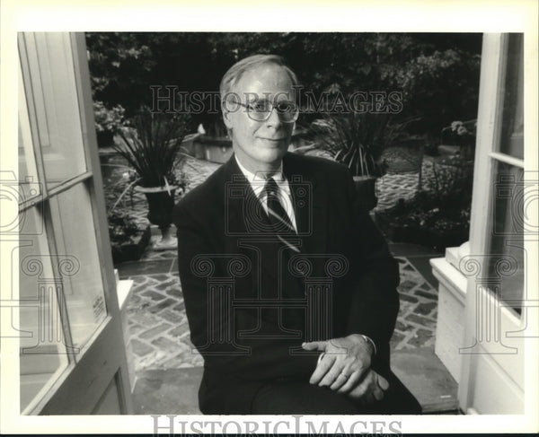 1995 Press Photo King of Rex Louis Frierson in his uptown New Orleans ...