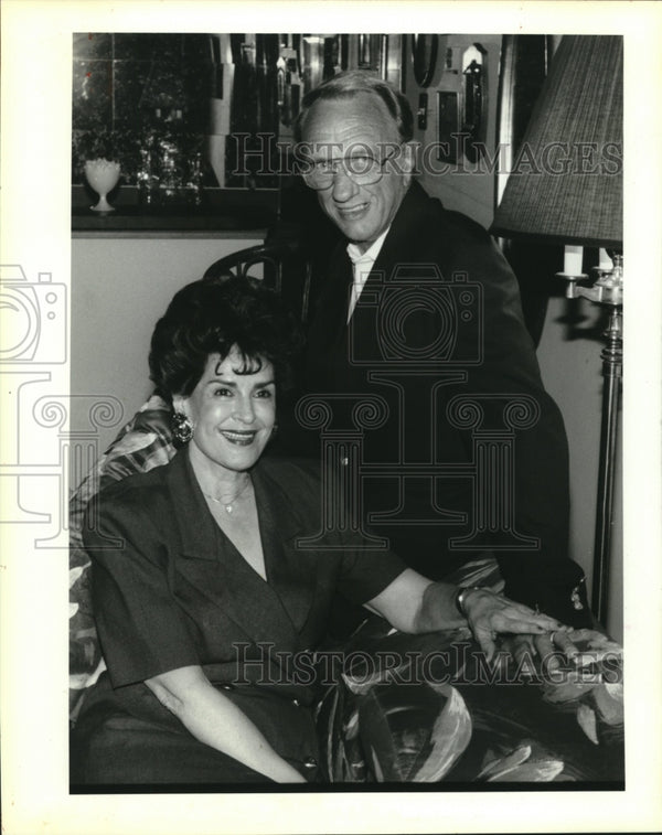 Press Photo Bill Gooding & Bebita Augustin at Singles Club Party ...