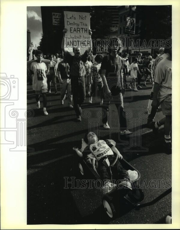 1988 Press Photo Denise & son Dylan Maxwell at Great Louisiana Toxics ...