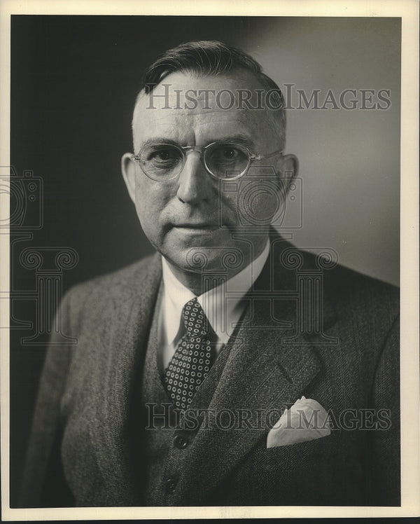1946 Press Photo Henry Hellberg, Member Special Committee on 75th Cele ...