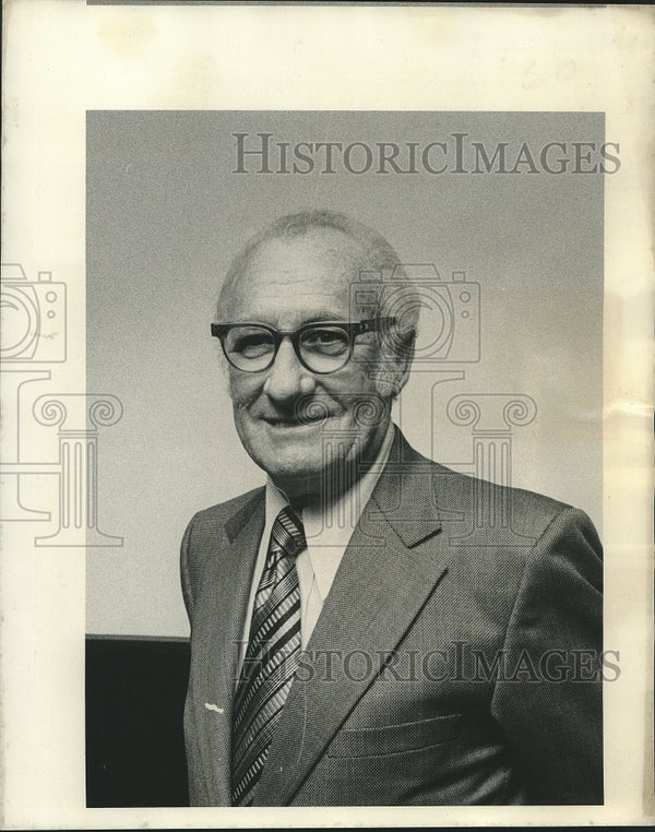 1975 Press Photo Archie Heliman, new president of the Shady Oaks Golf ...