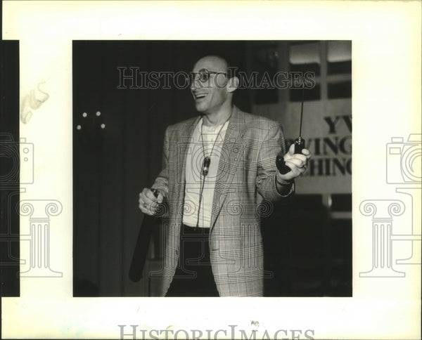 1988 Press Photo Randall Heller conducting a Rape Prevention Seminar ...