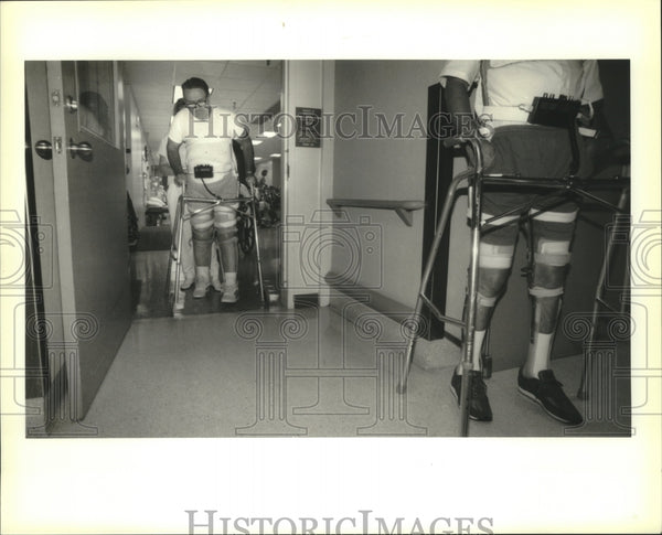 1992 Press Photo James Alleman at F Edward Hebert Hospital Rehabilitat ...
