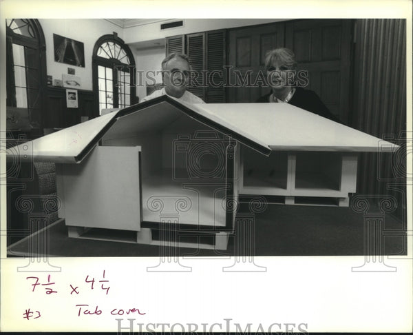 1989 Press Photo William Mouton and Delores Alton with New Home Model ...