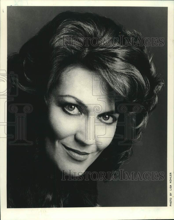 1985 Gwendolyn Jones, opera singer - nob41846 - Historic Images