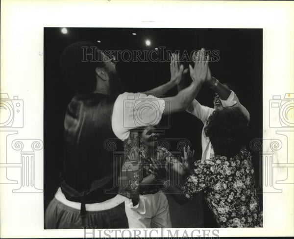 1995 Press Photo Junebug Theatre rehearses a children's play at the CA ...