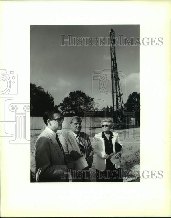1994 Press Photo Groundbreaking ceremony of The Lakeshore Branch Libra ...