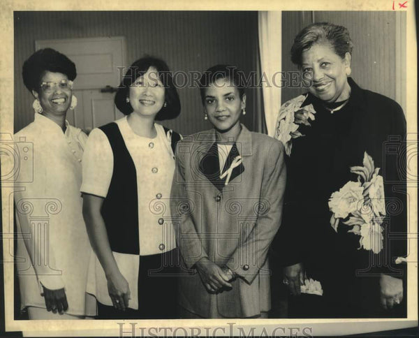 1994 Press Photo YWCA - Genelle Gibson, Chin-Chin Ho and others ...