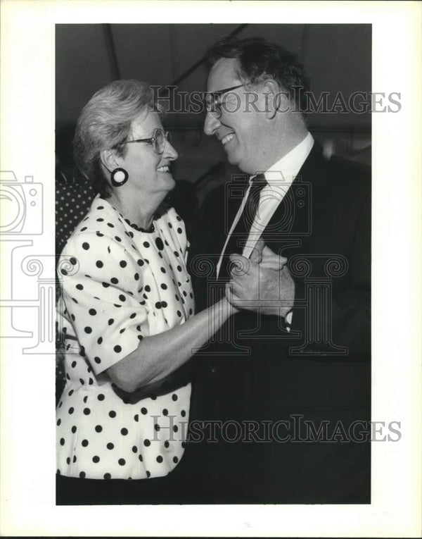 1993 Press Photo Margaret & Dr. Eamon Kelly dancing at Tulane Law Scho ...