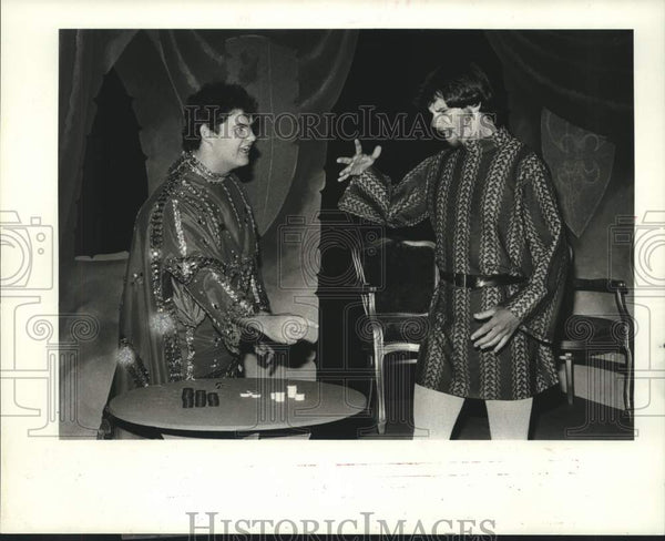 1986 Press Photo Kenner Community Theatre does musical Camelot ...