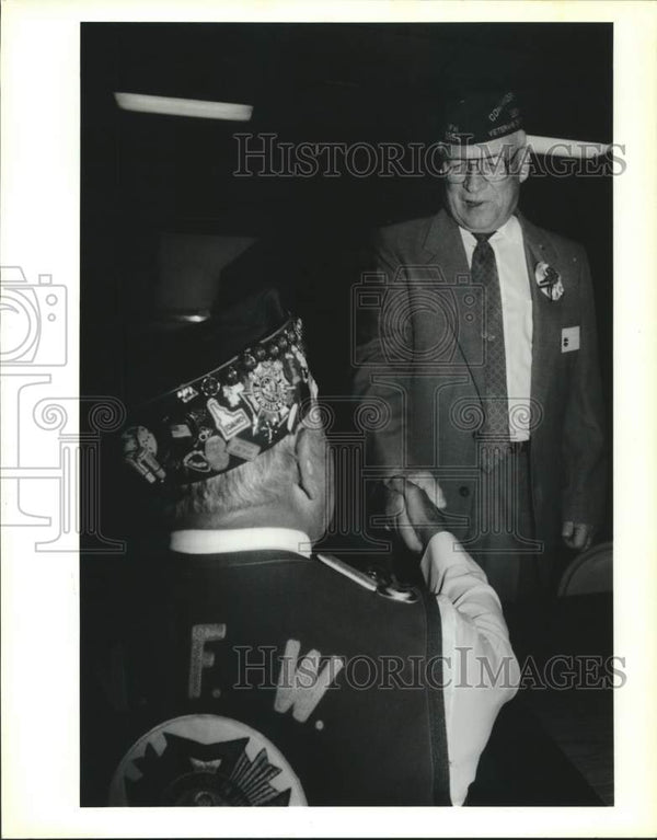 1991 Press Photo James Kimery National Commander of VFW greeted by Ben ...