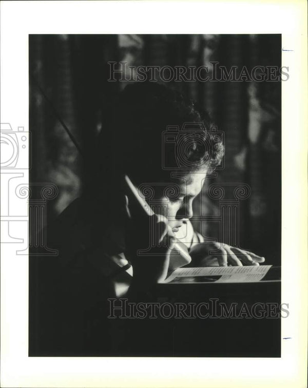 1990 Press Photo Homework Hotline, student calls for his assignments ...