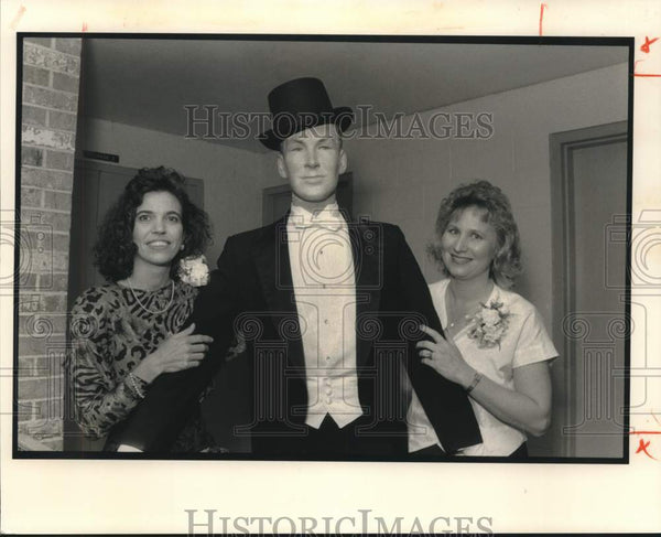 1990 Press Photo Denise Hudson, Mary Shoemaker at the Rummel Event ...