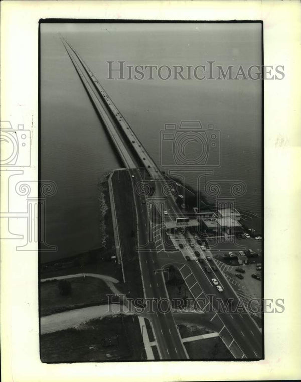 1992 Press Photo Bridge is planned to be built over Lake Pontchartrain ...