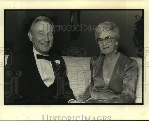 1990 Press Photo Paul Langenbeck, Betty Dickey at Timberland CC event ...