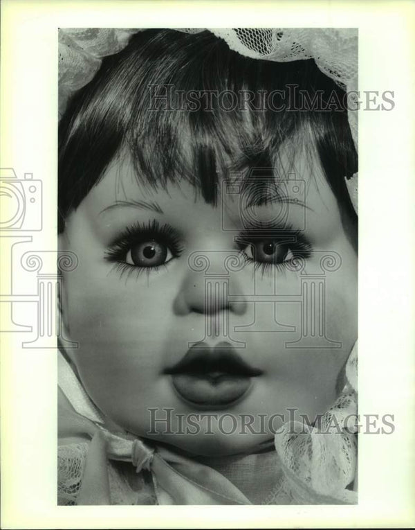 1991 Press Photo Close up view of one of Jo Ann Kiger's dolls, made in ...