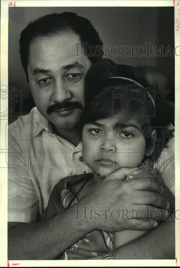 1987 Press Photo Lisa & father Manual Jimenez of Honduras at Baptist H ...