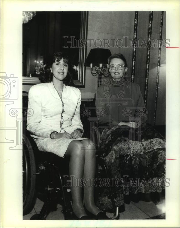 1994 Press Photo Yadi Mark, Sue Corriveau at Goodwill Awards - Historic ...