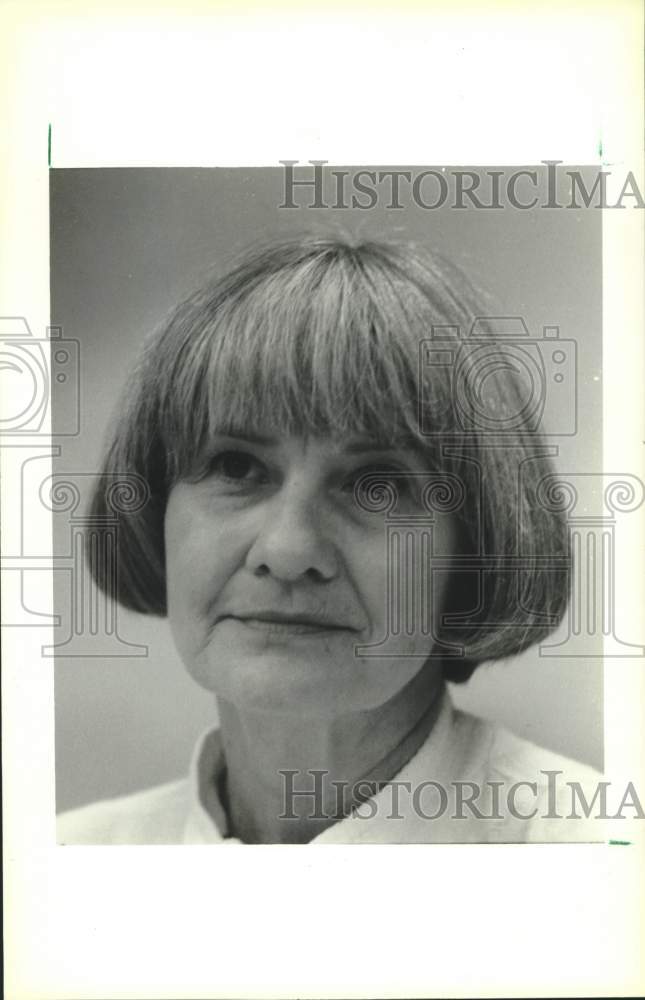 1988 Press Photo Mrs. George Mayfield, president of Lake Vista Garden ...