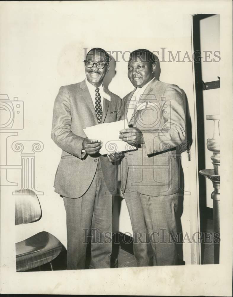 1969 Doctors Stanley Smith and John Moland Jr. of Dillard College ...