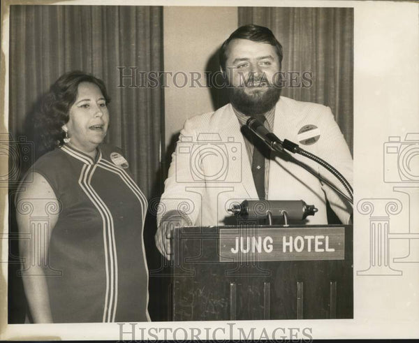 1971 Press Photo Miss Beverly Peters and Robert Starnes at Medicare Me ...