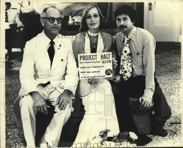 1974 Sally Kellerman with hospital officials at Project Halt event ...