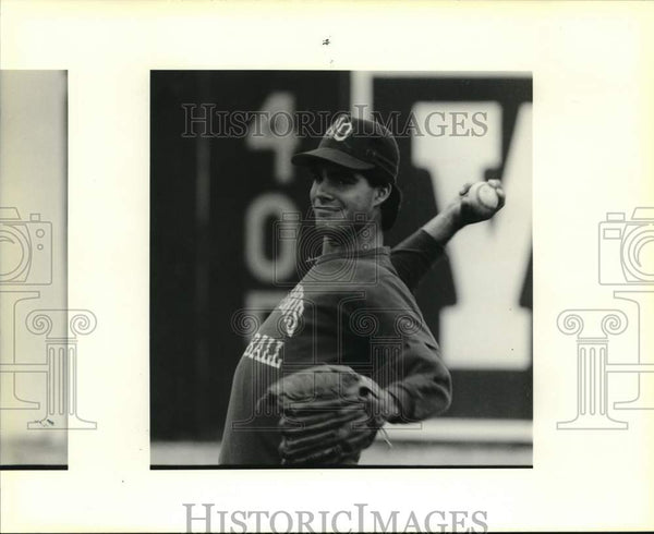 1990 Press Photo Baseball pitcher Brad Stuart winds up for a pitch ...
