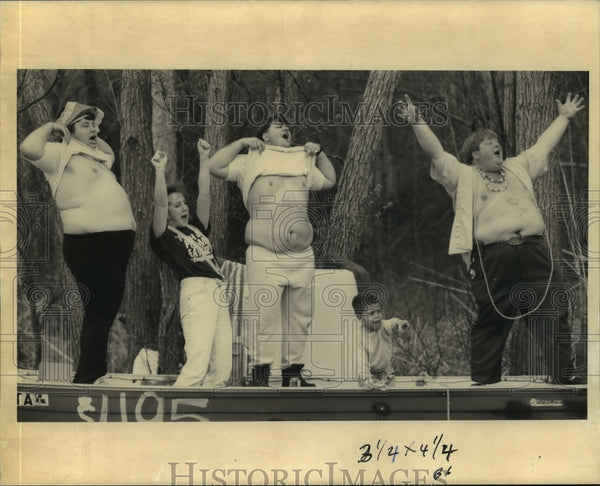1992 James, Vickey, David and Daniel Wiley at the Choctaw parade ...