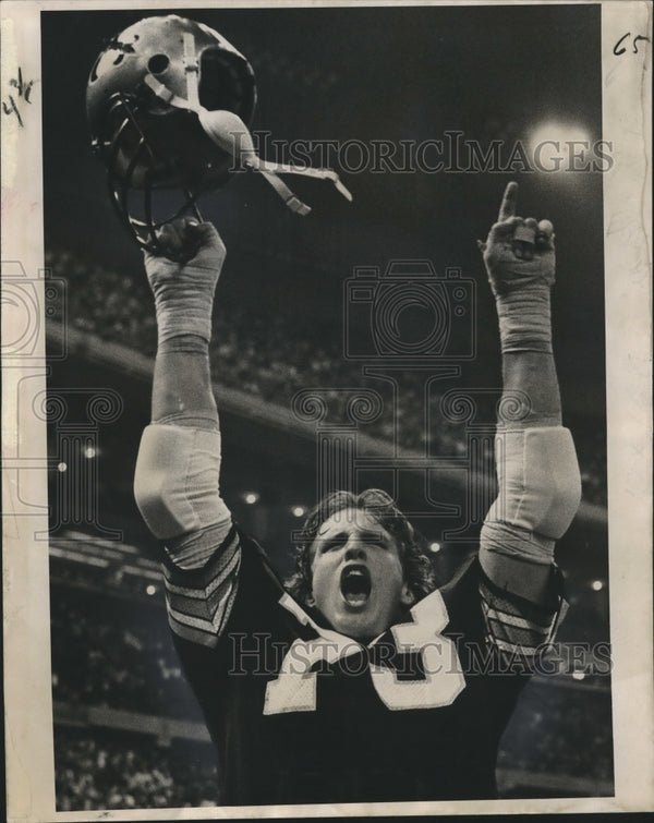 1977 New Orleans Saints Joe Campbell Celebrates Win over Los Angeles ...