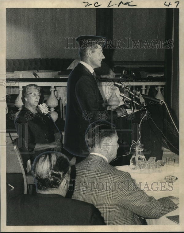 1968 William E. Galbraith, American Legion Natl. Comm. with press ...