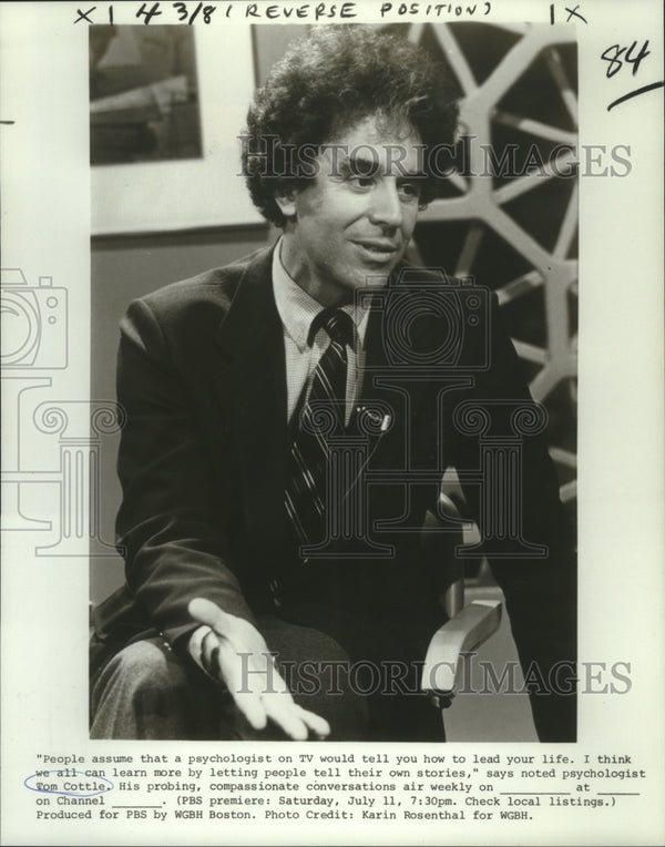 1981 Tom Cottle hosts PBS television interview show. - Historic Images