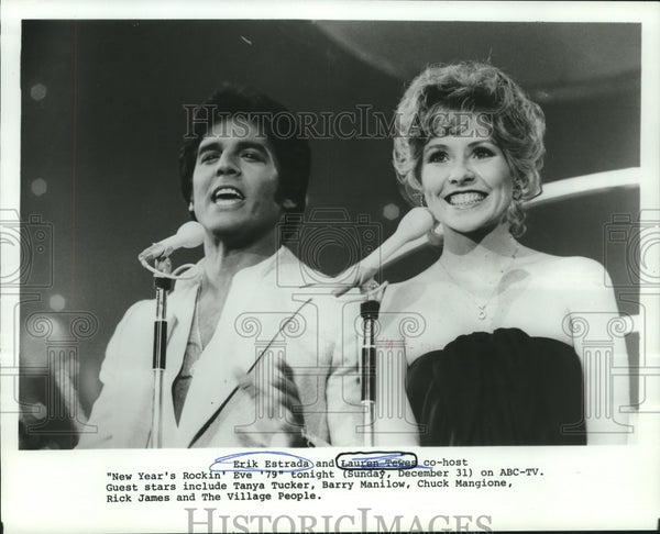1979 Press Photo Erik Estrada & Lauren Tewes host "New Year's Rockin ...