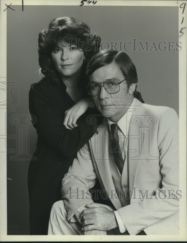 1982 "NBC News Overnight" Co-Anchors Linda Ellerbee and Lloyd Dobyns ...