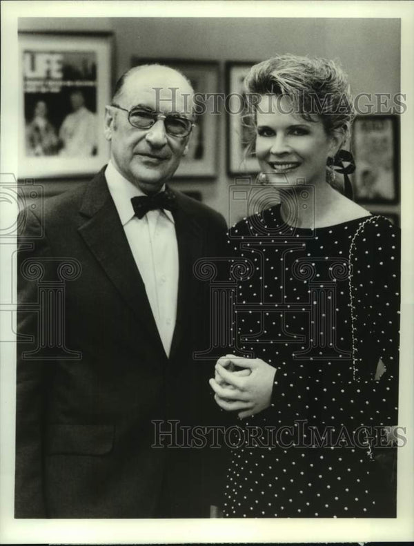 1989 Press Photo Irving R. Levine and Candice Bergen on Murphy Brown ...