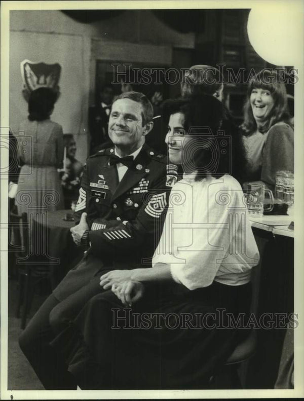 1983 Press Photo Actor Cliff Potts, co-stars in "For Love and Honor" o ...