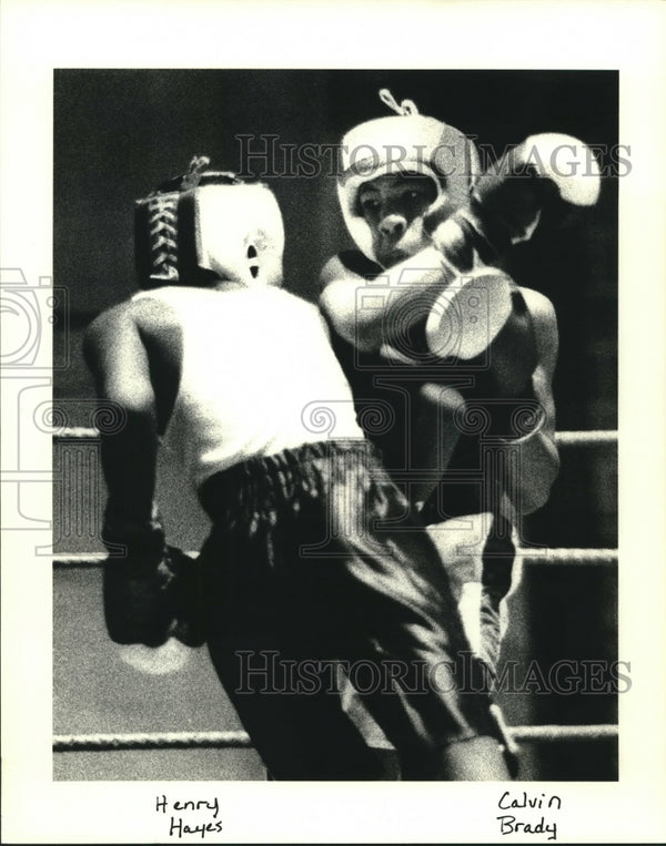 1990 Press Photo Boxers Calvin Brady and Henry Haeyes at Westside Gym ...
